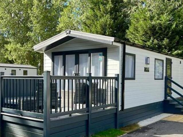3 Bedroom Park Home For Sale In Allerthorpe