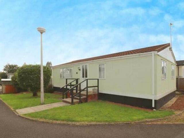 3 Bedroom Park Home For Sale In Bulkington