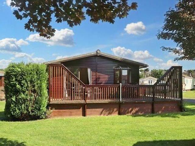 3 Bedroom Park Home For Sale In Brightlingsea