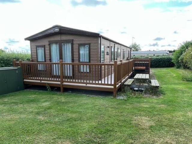 3 Bedroom Park Home For Sale In Far Grange