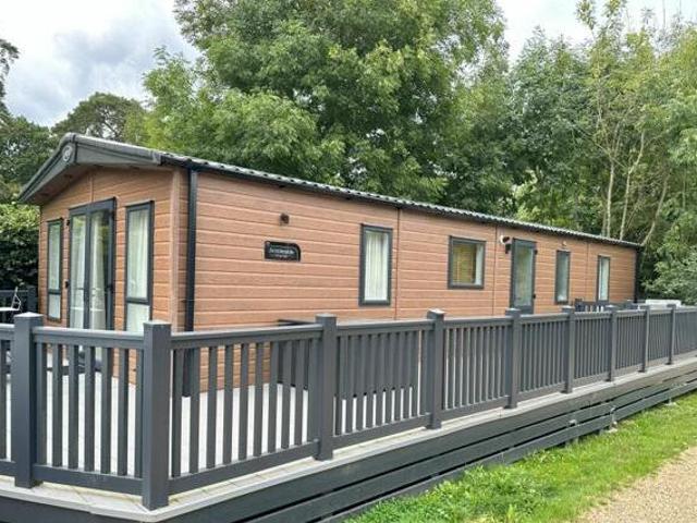3 Bedroom Park Home For Sale In Godshill