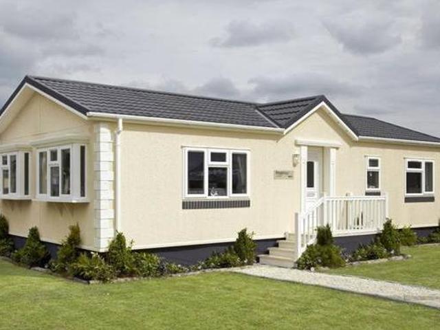 3 bedroom park home for sale in Greenacres Park Spilsby Road Horncastle LN9 6NJ LN9