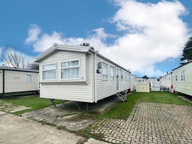 3 Bedroom Park Home For Sale In Hayling Island, Hampshire