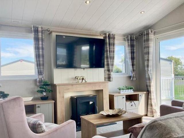 3 Bedroom Park Home For Sale In Towyn Road, Towyn