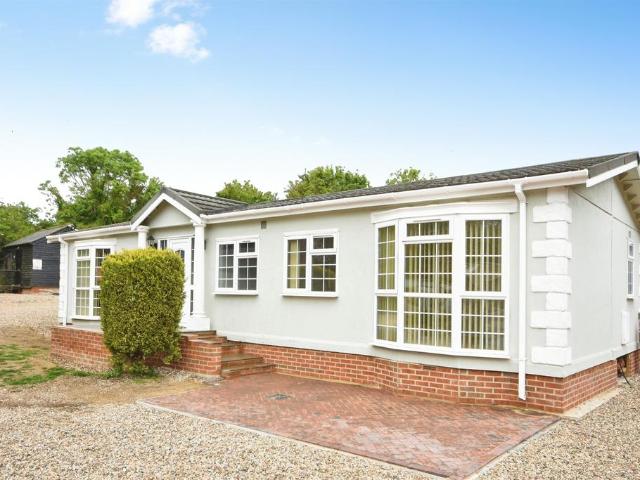 3 bedroom park home for sale