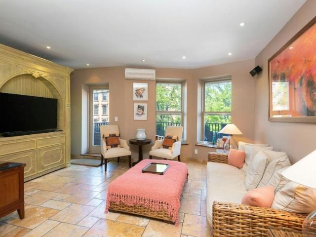 3 bedroom, Park Slope NY 102245763