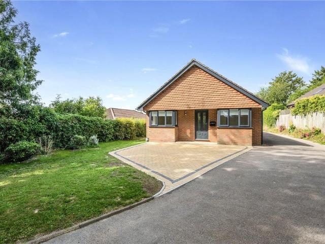 3 bedroom parking to rent