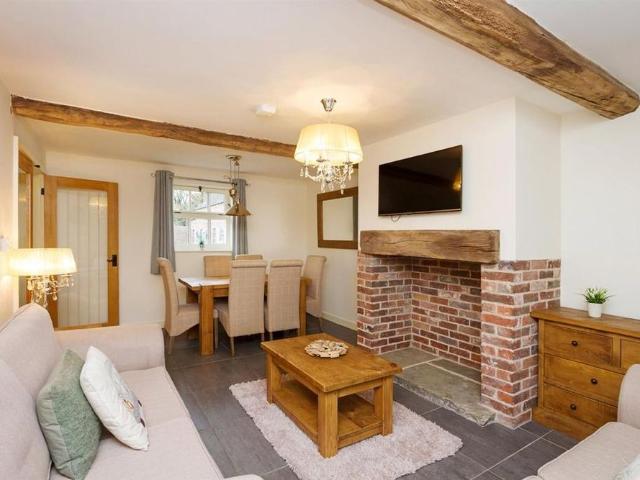 3 bedroom parking to rent