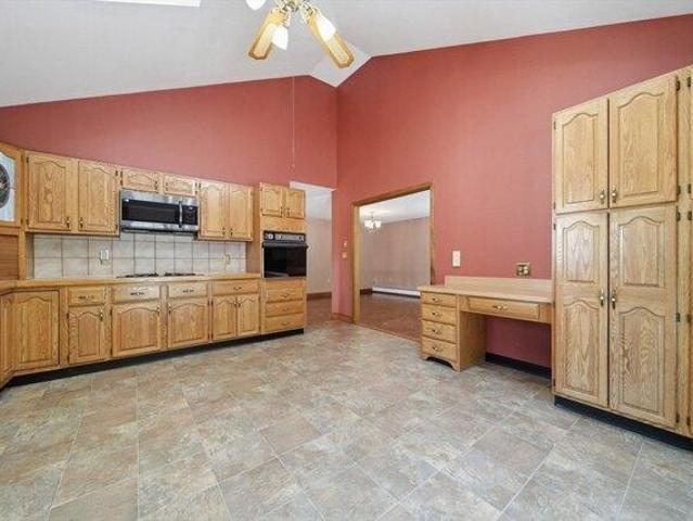 3 bedroom, Peabody MA 01960 105157089