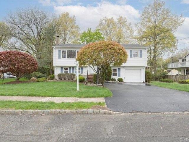 3 bedroom, Pearl River NY 10965 LS101782367
