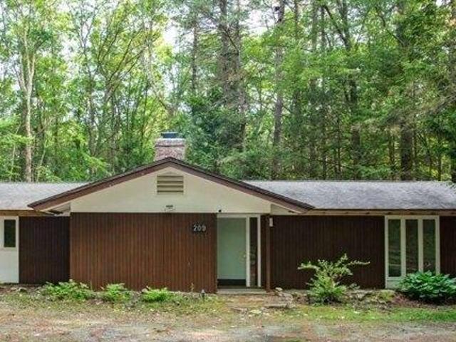 3 bedroom, Pelham MA 01002 102592416