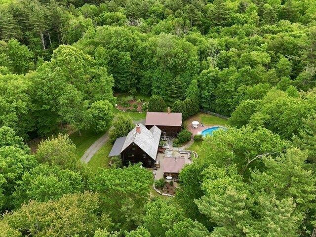 3 bedroom, Pelham MA 01002 103101800