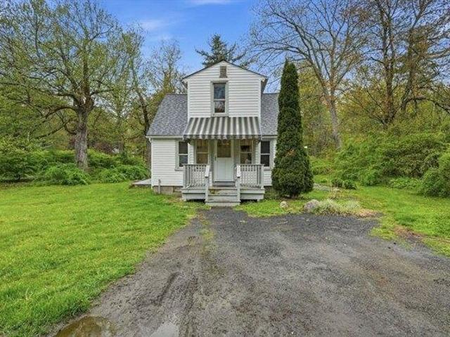 3 bedroom, Pelham MA 01002 105040479