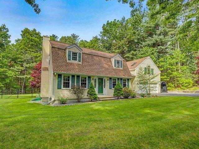 3 bedroom, Pelham NH 03076 LS102779662