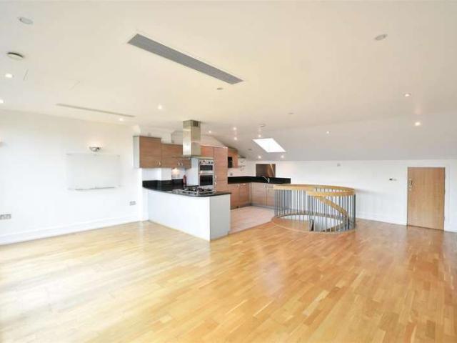 3 Bedroom Penthouse Flat