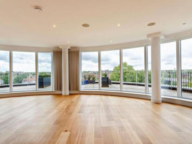 3 bedroom penthouse for rent in Marlowe House, Kingsley Walk, Cambridge, CB5