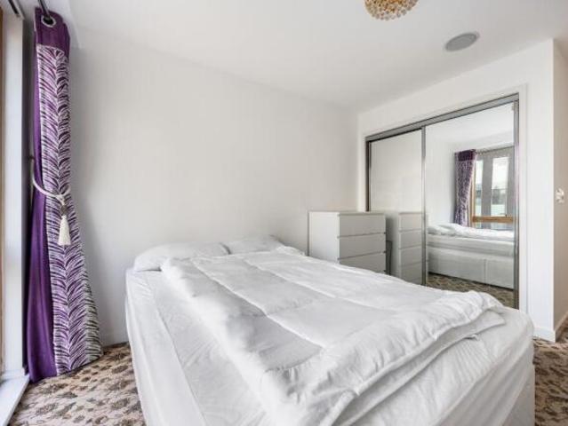 3 bedroom penthouse for rent in Newington Causeway, London, SE1