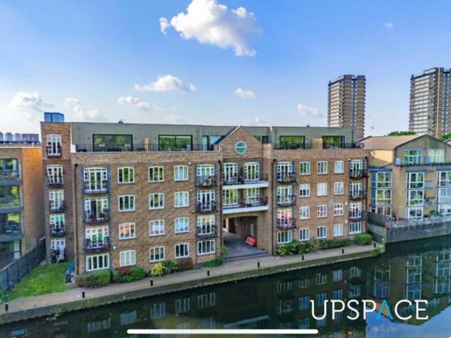 3 bedroom penthouse for rent in Old Ford Road, London, E3 5NQ, E3