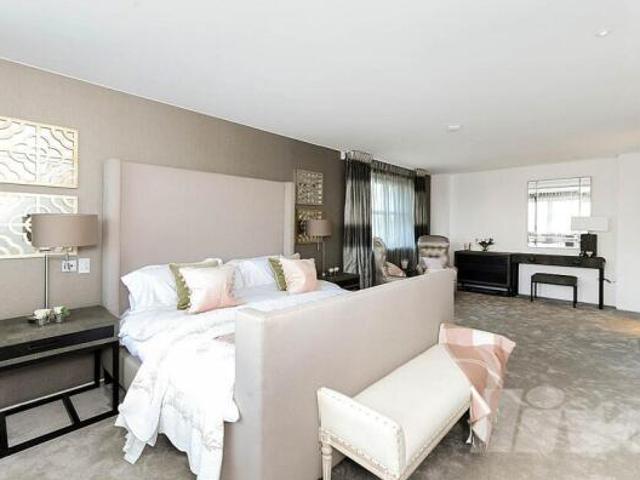 3 bedroom penthouse for rent in Boydell Court, St Johns Wood Park, St John's Wood, NW8