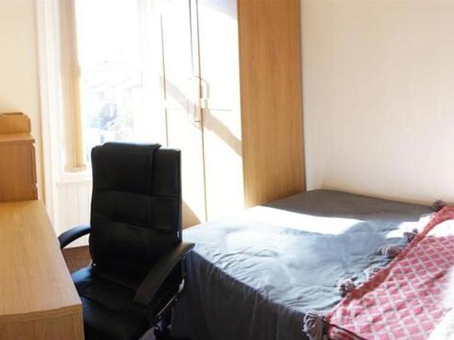 3 bedroom apartment for rent in Cartington Terrace, NE6