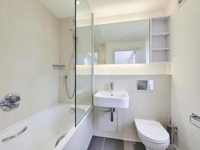 3 bedroom penthouse for rent in Charlotte Street, Fitzrovia, London, W1T