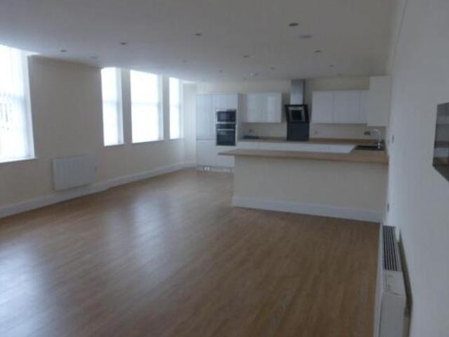 3 bedroom penthouse for rent in Ferensway, Hull, HU2 8LD, HU2