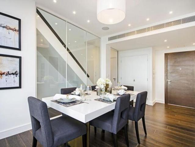 3 bedroom penthouse for rent in Finchley Road, South Hampstead, London, NW3