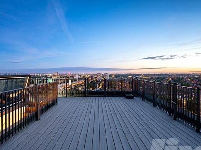 3 Bedroom Penthouse For Rent In Finchley Road, Swiss Cottage