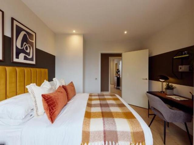 3 bedroom penthouse for rent in Freer Street, Edinburgh, EH3