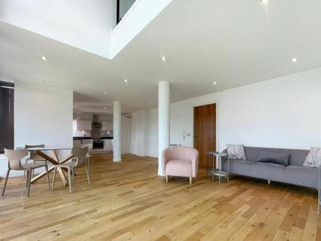3 Bedroom Penthouse For Rent In Gotts Road, Leeds City Centre