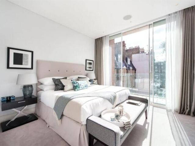 3 bedroom penthouse for rent in Green Street, Mayfair, London, W1K
