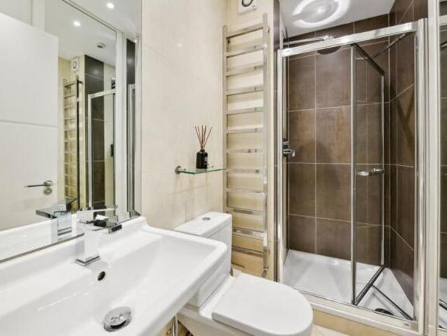 3 bedroom penthouse for rent in Green Street, Mayfair, London, W1K