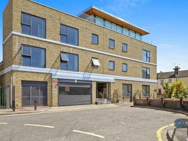 3 Bedroom Penthouse For Rent In Greenwich