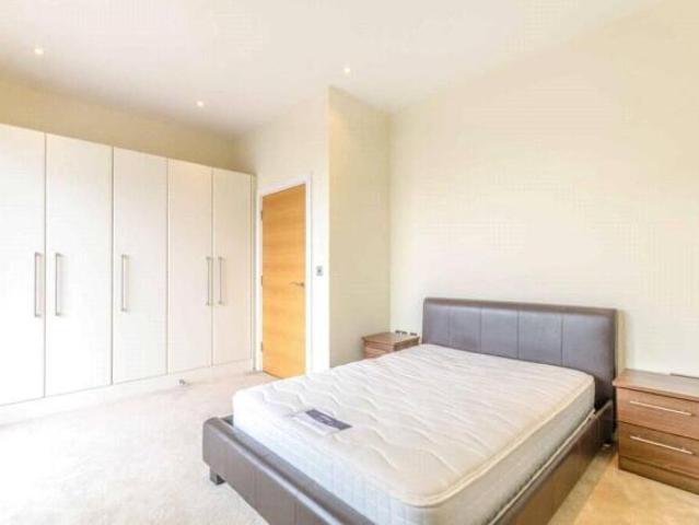 3 bedroom penthouse for rent in Indescon Court, 15 Indescon Square, Canary Wharf, London, E14