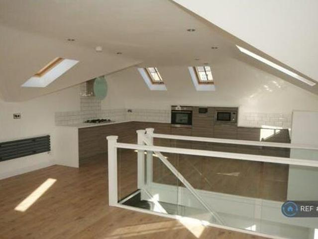 3 Bedroom Penthouse For Rent In Leamington Spa