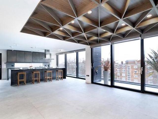 3 Bedroom Penthouse For Rent In London