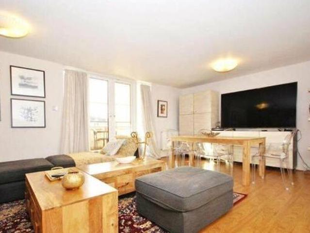 3 Bedroom Penthouse For Rent In London
