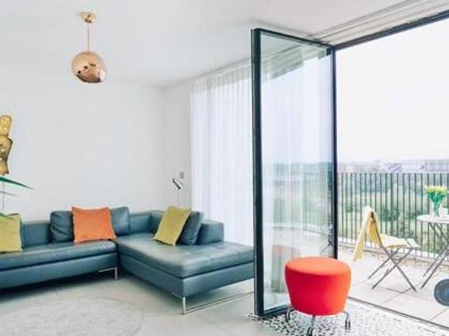 3 Bedroom Penthouse For Rent In London