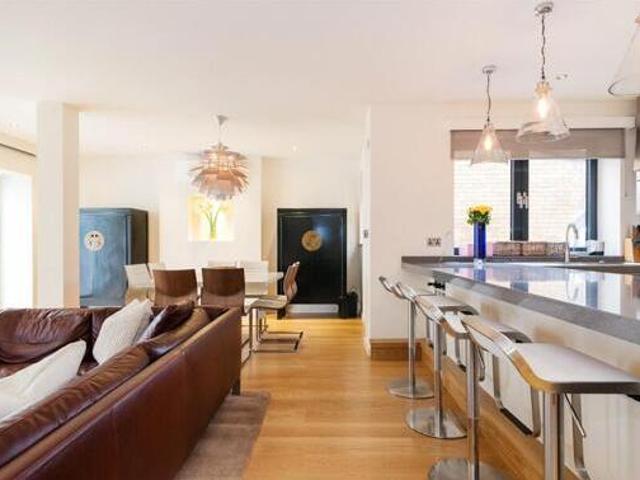3 Bedroom Penthouse For Rent In London