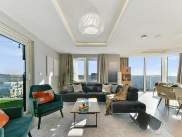 3 Bedroom Penthouse For Rent In London