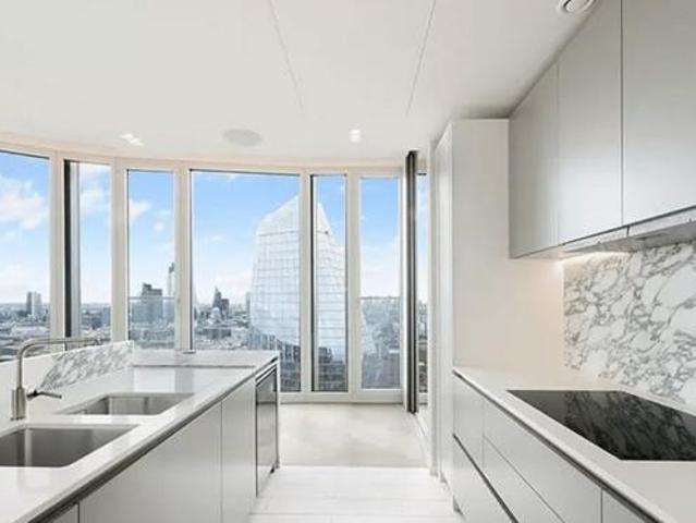 3 Bedroom Penthouse For Rent In London
