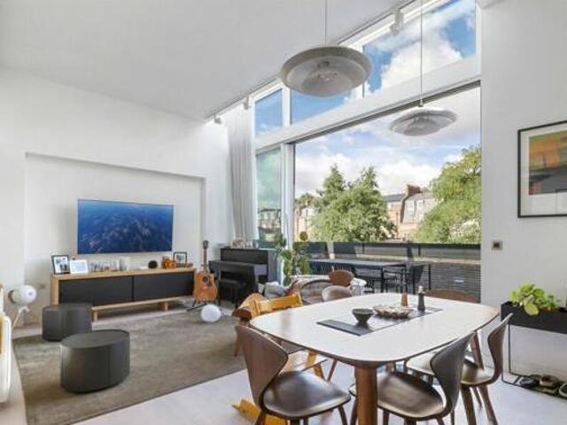 3 Bedroom Penthouse For Rent In London