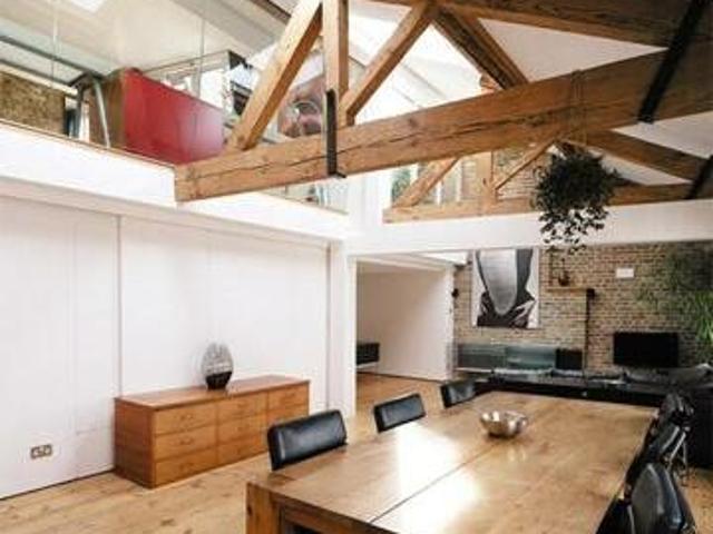 3 Bedroom Penthouse For Rent In London