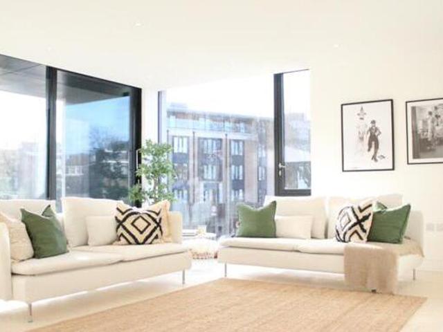 3 Bedroom Penthouse For Rent In London, Greater London
