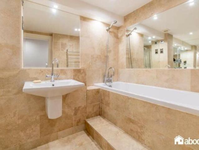 3 bedroom penthouse for rent in Parkfield Road, Sefton Park, Liverpool, L17