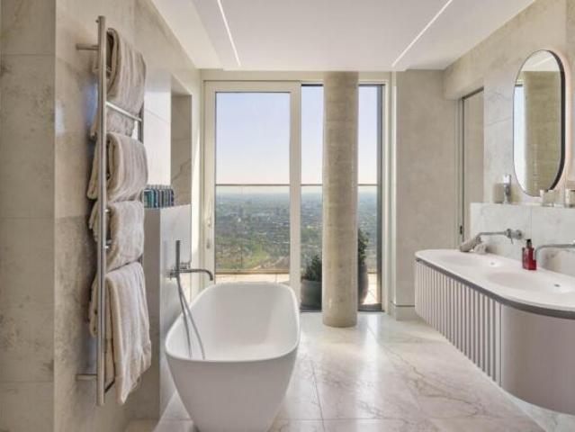 3 bedroom penthouse for rent in Portal Way, London, W3