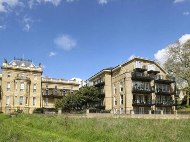 3 Bedroom Penthouse For Rent In Wimbledon