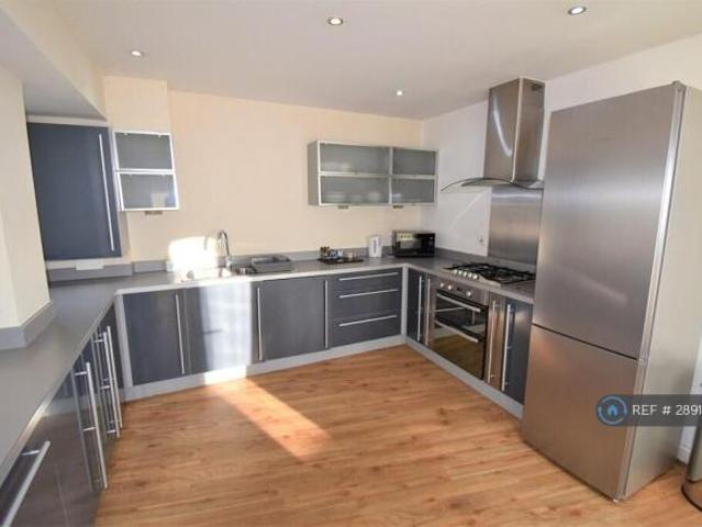 3 bedroom penthouse for rent in Woolmonger Street, Northampton, NN1