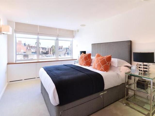 3 bedroom penthouse for rent in Young Street, Kensington, London, W8