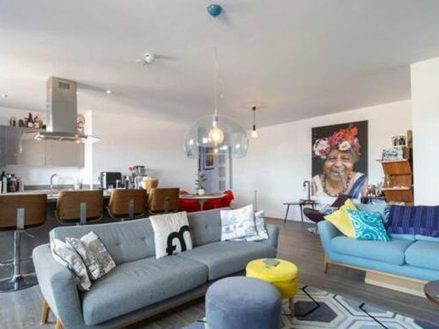 3 Bedroom Penthouse For Rent In 12 Summer Lane